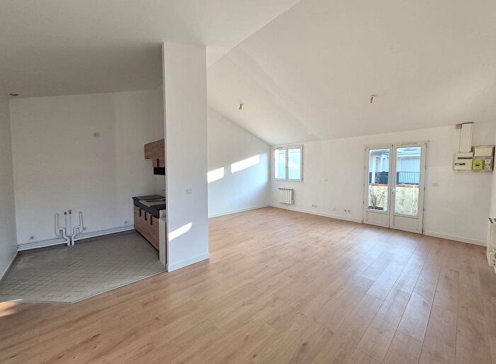 Appartement à vendre - Brie-Comte-Robert, Leclerc, Verdun - 5 pièces - 3 chambres