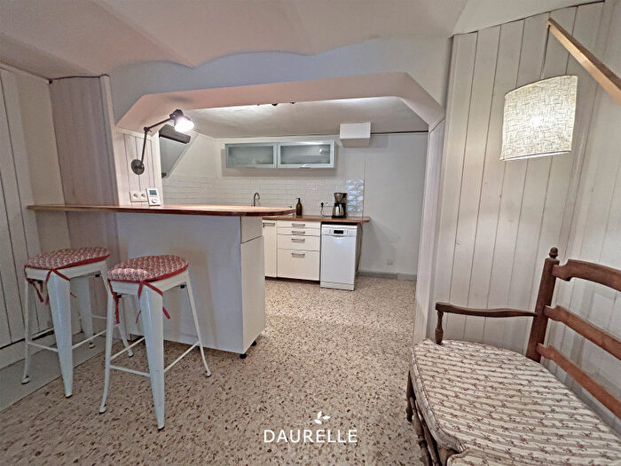 Châteaurenard, Roquecoquille, La Roquette, Rocher de Martin, Blaquières : Appartement 3 pièces à louer