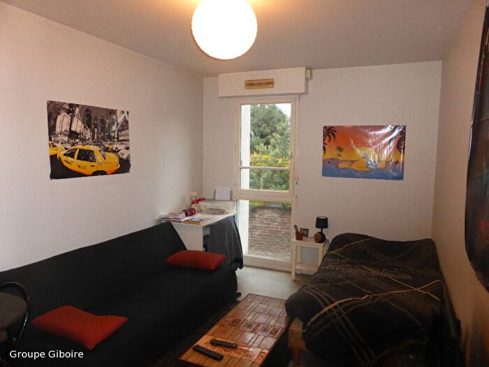 Appartement à louer - Quartiers Centre, Saint-Anne - 1 pièce