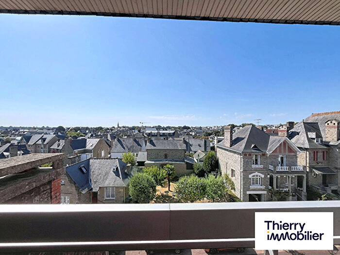 Dinard, Centre-ville, Plage de l'Ecluse, Pointe du Moulinet : Appartement 2 pièces à vendre
