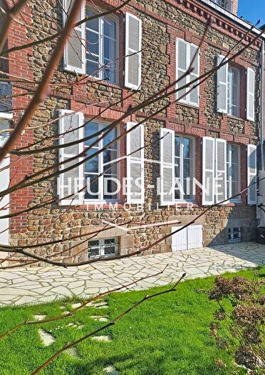 Maison à vendre - Avranches - 8 pièces - 6 chambres