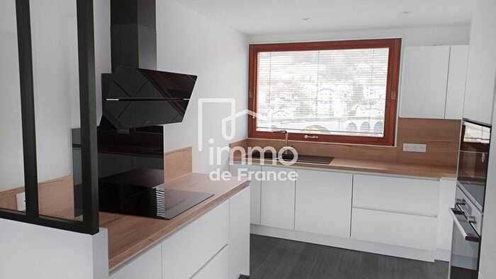 Appartement à louer - Centre Ville, Valserhône - 3 pièces - 2 chambres