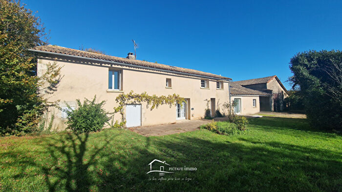 Maison à vendre - Celle-Lévescault - 7 pièces - 4 chambres