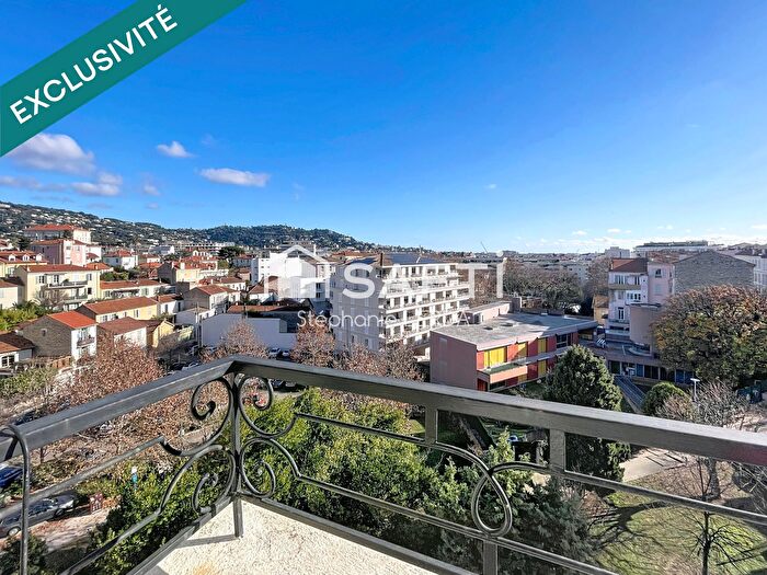 Appartement à vendre - Cannes, Petit Juas - 2 pièces - 1 chambre