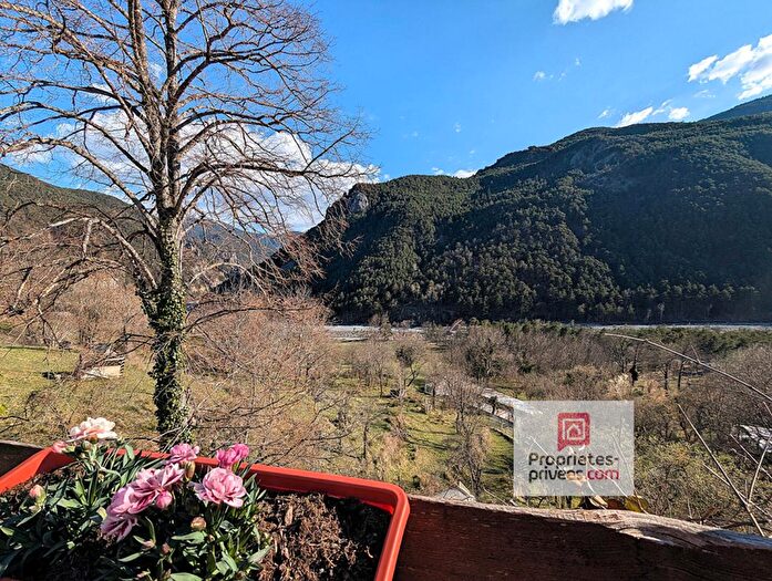 Maison à vendre - Guillaumes - 5 pièces - 3 chambres