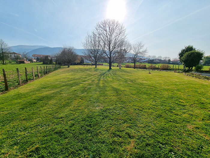 Maison à vendre - Itxassou - 6 pièces - 4 chambres