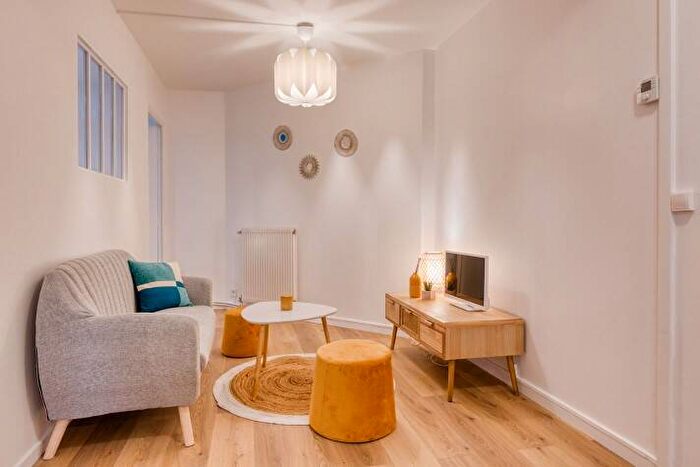 Appartement à louer - Saint Liesne-Centre Est, Melun - 3 pièces - 2 chambres