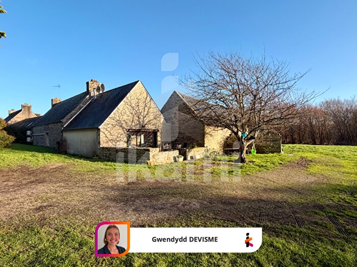 Maison à vendre - Plonéour-Lanvern - 10 pièces - 6 chambres