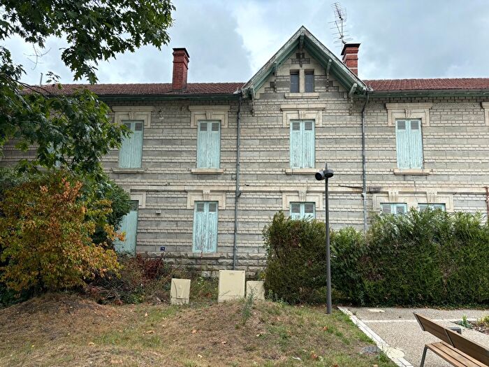 Rion-des-Landes : Maison 8 pièces à vendre