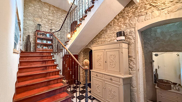 Maison 6 pièces à vendre à Orange, Colline, Etang