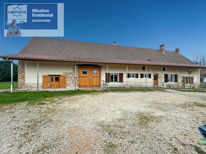 Maison 5 pièces à vendre à Huilly-sur-Seille