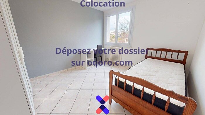 Appartement à louer - Centre Ville, Saint-Fons - 5 pièces - 4 chambres