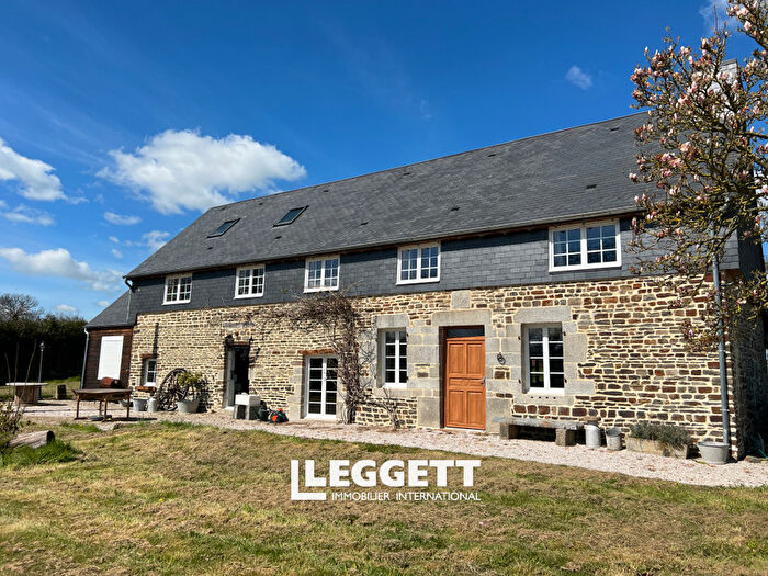 Maison à vendre - Saint-Germain-de-Tallevende-la-Lande-Vaumont - 9 pièces - 6 chambres