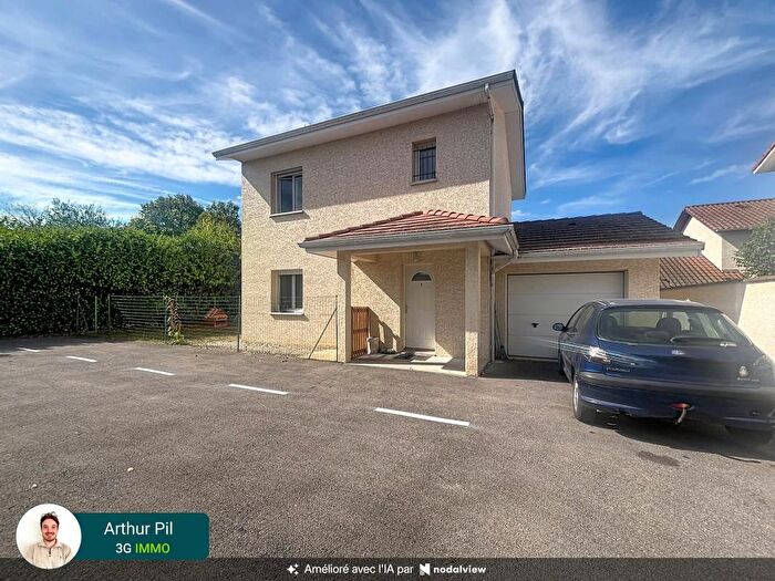 Maison 4 pièces à vendre à Saint-Siméon-de-Bressieux