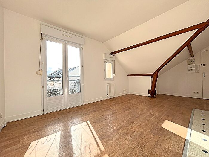 Appartement à louer - Ballancourt-sur-Essonne - 2 pièces - 1 chambre