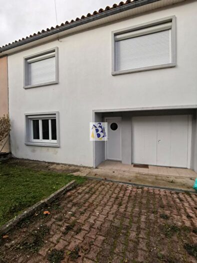 Appartement à louer - Ruelle-sur-Touvre - 5 pièces - 3 chambres