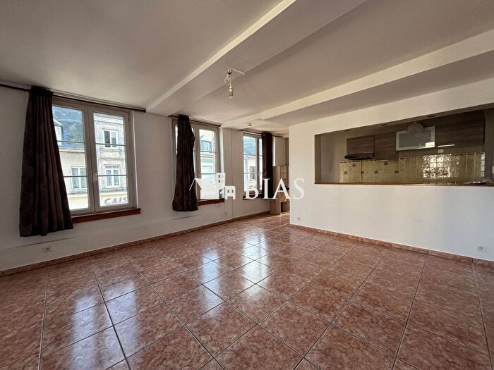 Appartement à louer - Grand Bourgtheroulde - 2 pièces - 1 chambre