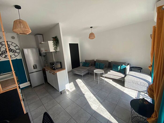 Appartement à louer - Saint Roch, Nice - 3 pièces - 2 chambres