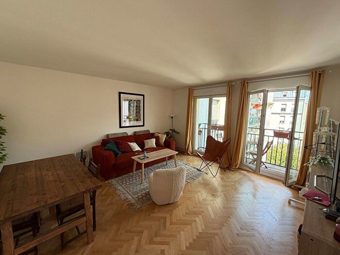 Goutte d'Or-Château Rouge, Paris 18ème arrondissement : Appartement 3 pièces à louer