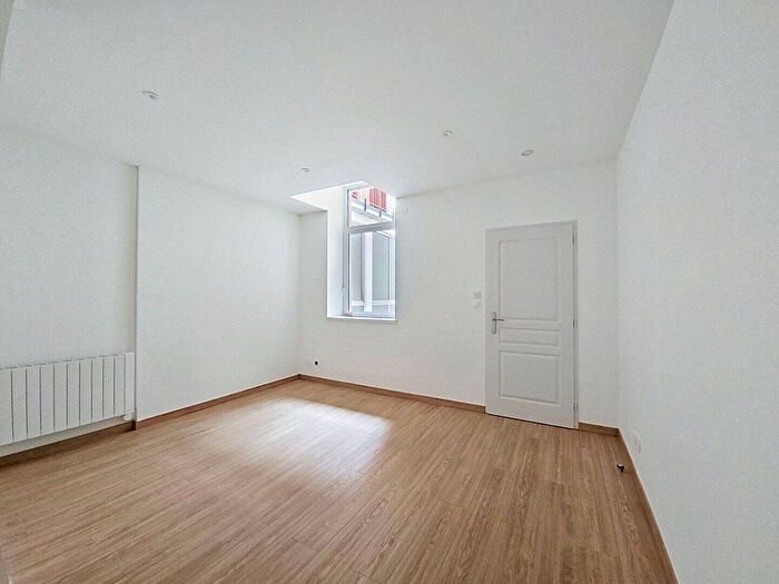 Centre Ville, Bourg-en-Bresse : Appartement 1 pièce à louer