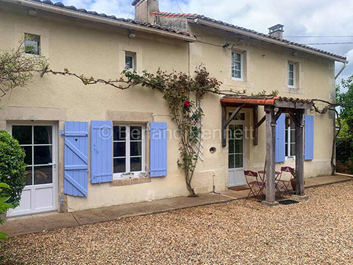 Maison à vendre - Sauzé-Vaussais - 5 pièces - 3 chambres