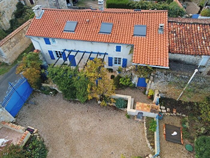 Maison à vendre - Mansle - 5 pièces - 3 chambres