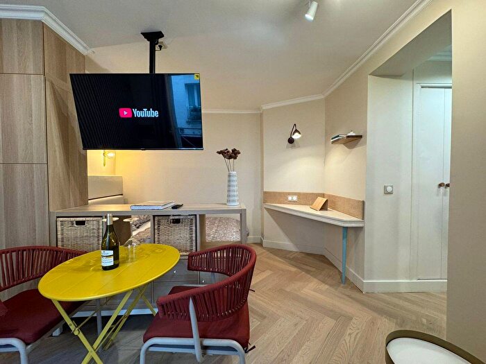 Appartement à louer - Sentier-Bonne Nouvelle, Paris ème arrondissement - 1 pièce