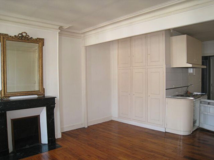 Orléans, Cathédrale, Jeanne d'Arc : Appartement 2 pièces à louer