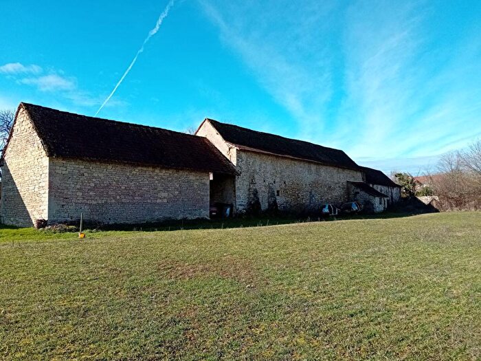 Maison 5 pièces à Vailhourles, à vendre