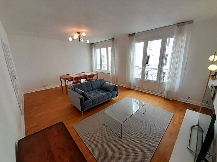 Appartement à louer - Saint Louis, Lyon ème arrondissement - 3 pièces - 2 chambres