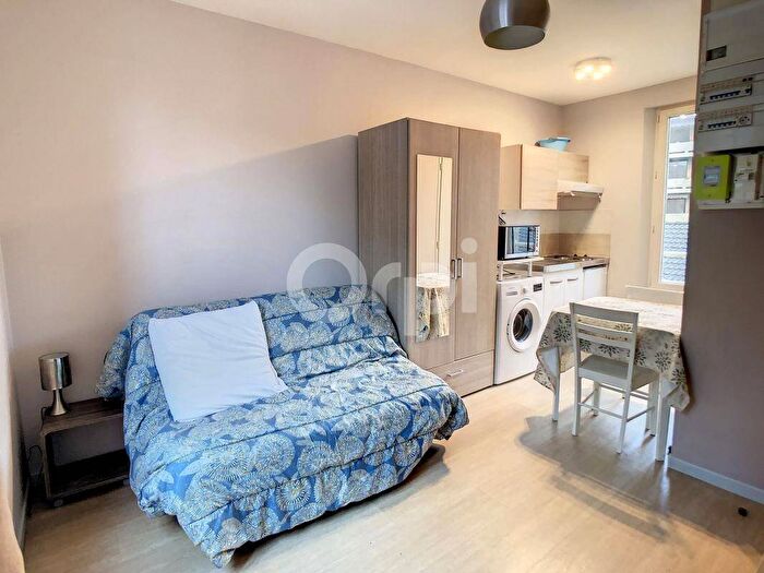 Appartement 1 pièce à Hôpital, Brive-la-Gaillarde, à louer