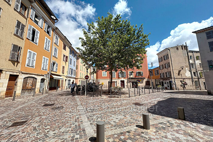 Appartement à vendre - Vallauris, Centre-ville - 8 pièces - 7 chambres