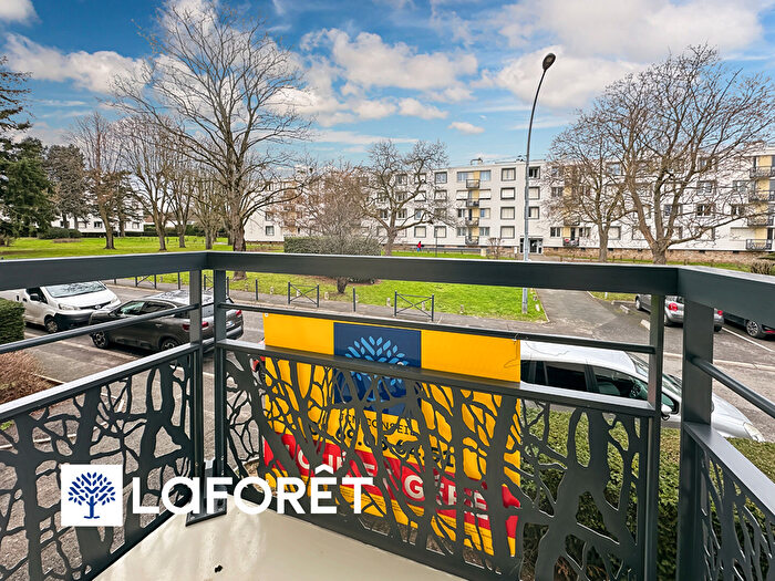 Appartement à louer - Ris-Orangis, Le Village - 4 pièces - 2 chambres