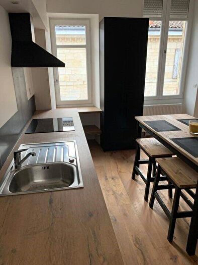 Grand Parc, Bordeaux : Appartement 3 pièces à louer