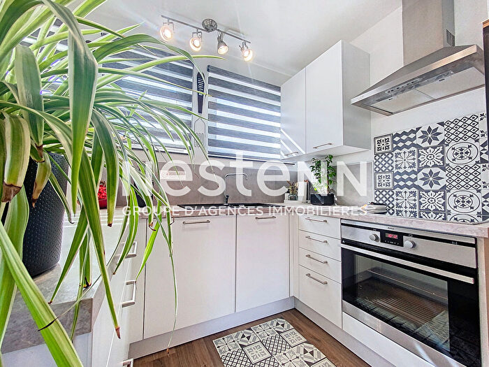 Maisons à vendre et appartements à louer - 1