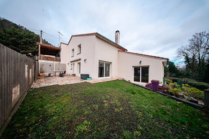 Maison à vendre - Ceyrat - 5 pièces - 4 chambres