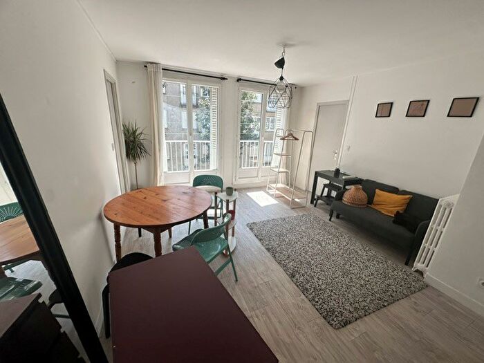 Appartement 4 pièces à louer - Quartiers Centre, Saint-Hélier, Gare