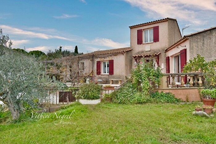 Maison à vendre - Mouriès - 5 pièces - 4 chambres