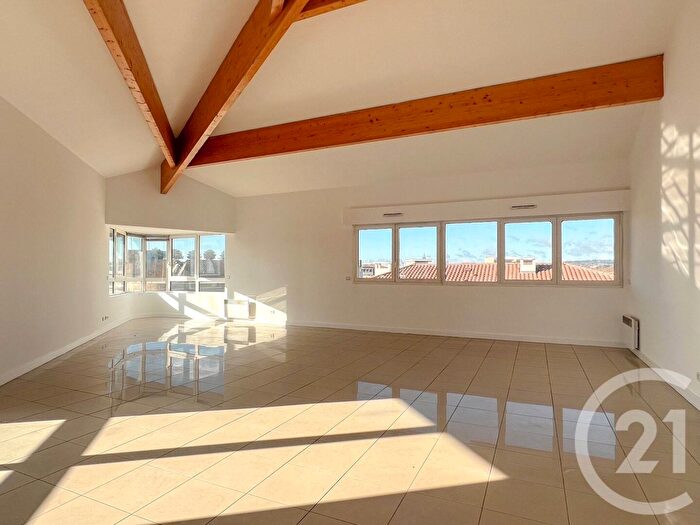 Appartement à louer - Aix-en-Provence - 5 pièces - 4 chambres