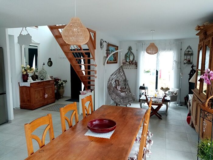 Maison à vendre - Yerville - 4 pièces - 2 chambres