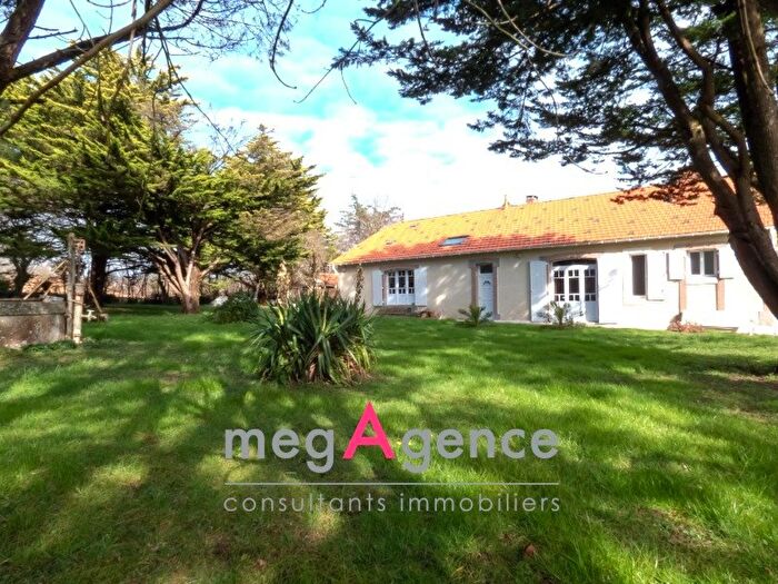 Maison 6 pièces à Avrillé, à vendre