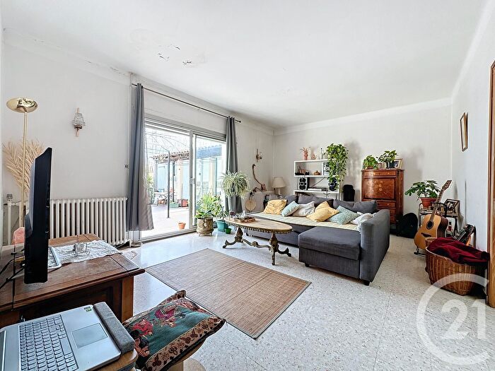 Maisons à vendre et appartements à louer - 1
