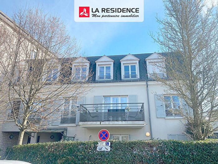 Appartement à vendre - Saint-Pierre-du-Perray - 4 pièces - 2 chambres