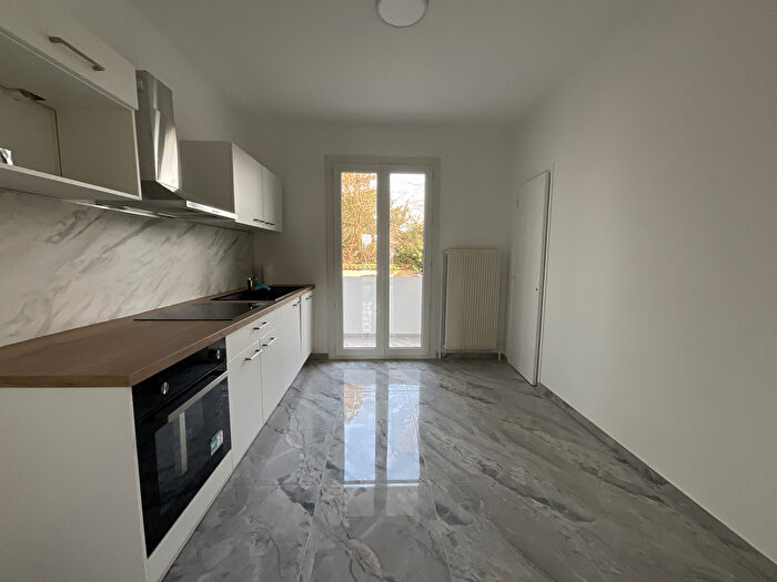 Appartement à vendre - Saint-Bonnet-de-Mure - 3 pièces - 2 chambres