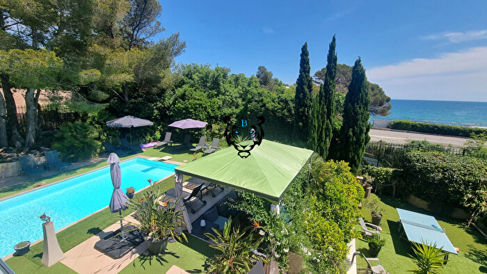 Maison à vendre - Fréjus, Saint-Aygulf - 10 pièces - 9 chambres