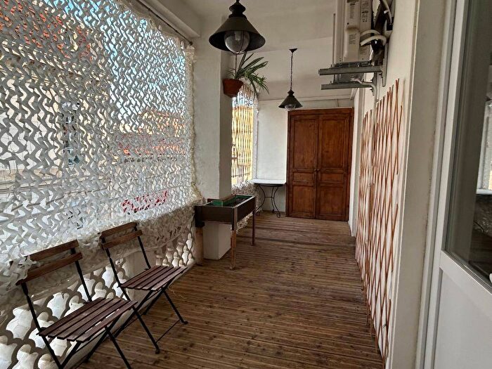 Appartement à louer - Jardins de la Fontaine, Nîmes - 3 pièces - 2 chambres