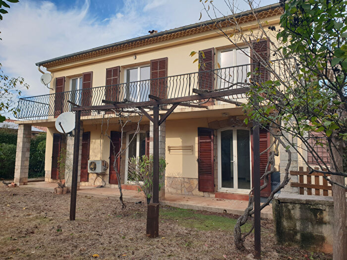 Maison à vendre - Le Luc - 9 pièces - 5 chambres