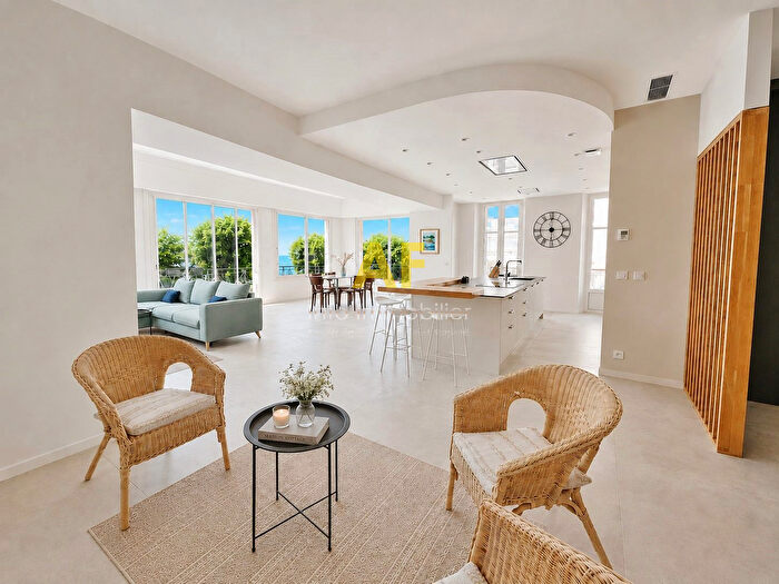 Appartement 4 pièces à Saint-Raphaël, Centre-ville, à vendre
