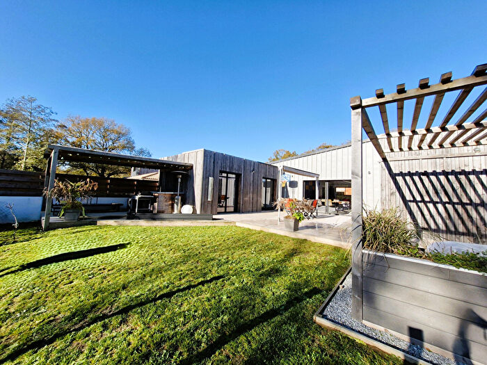 Maison à vendre - Aizenay - 6 pièces - 4 chambres