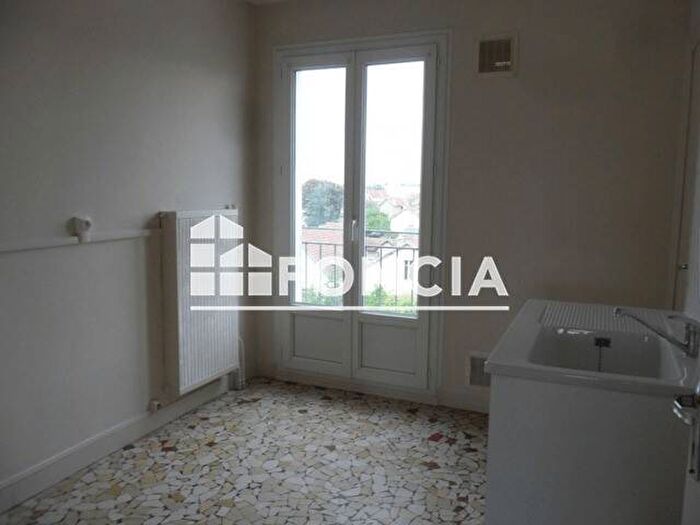 Appartement à louer - Ateliers SNCF, Chenôve - 4 pièces - 2 chambres